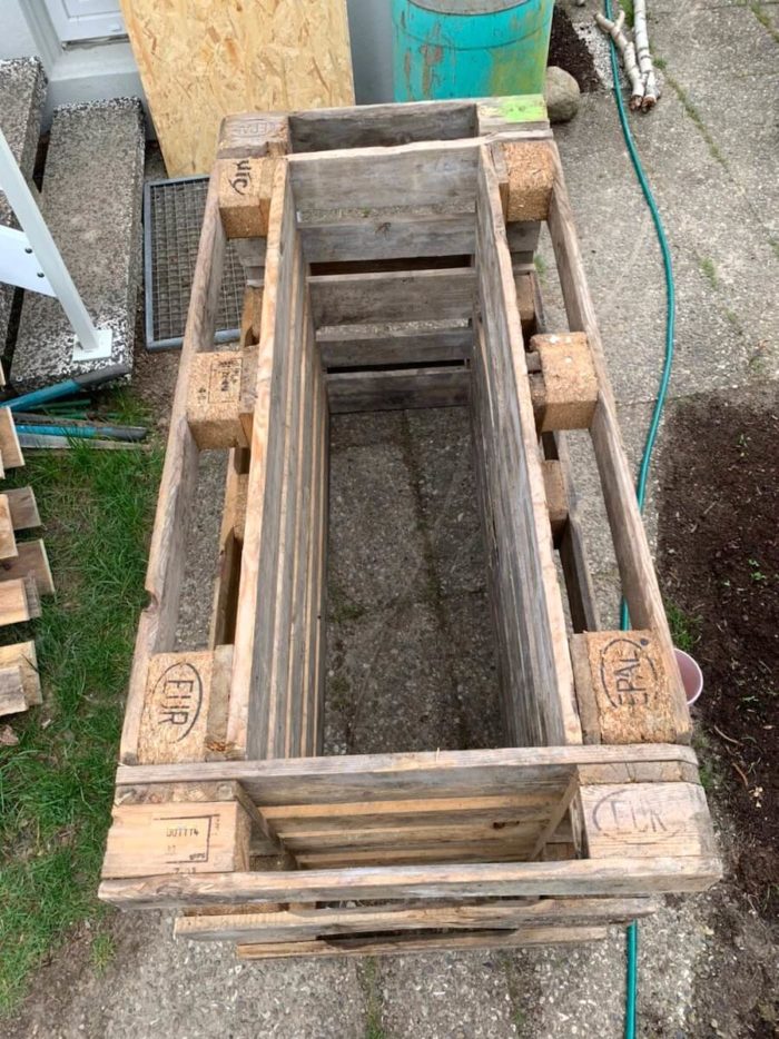 DIY Hochbeet aus Paletten bauen - Anleitung & Liste {2024}